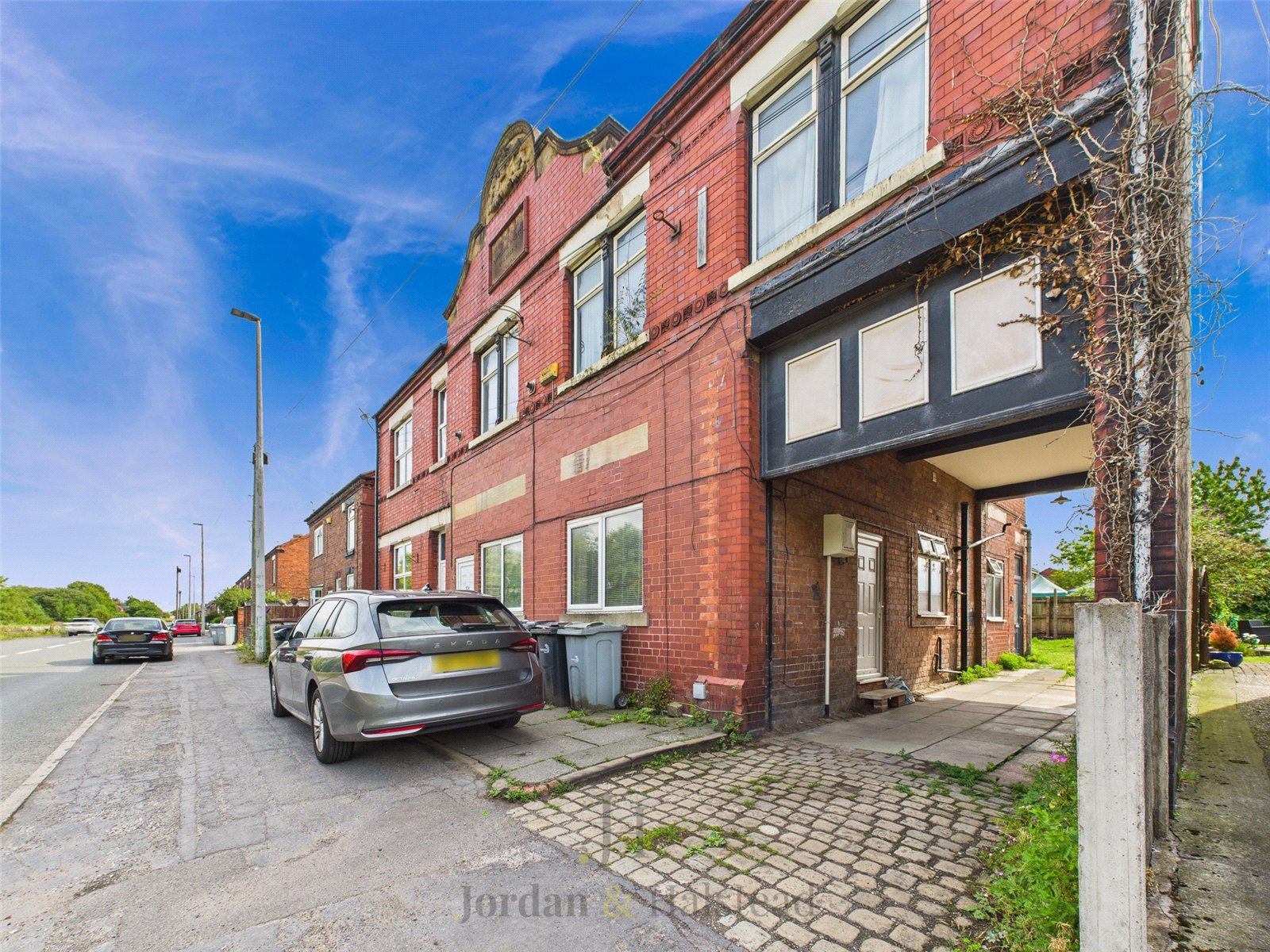 Booth Lane, Middlewich, Cheshire, CW10 0HA - Jordan & Halstead